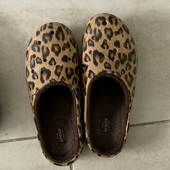 CROCS | Shoes | 5 Sale Cheetah Leopard Print Fuzzy Croc | Poshmark